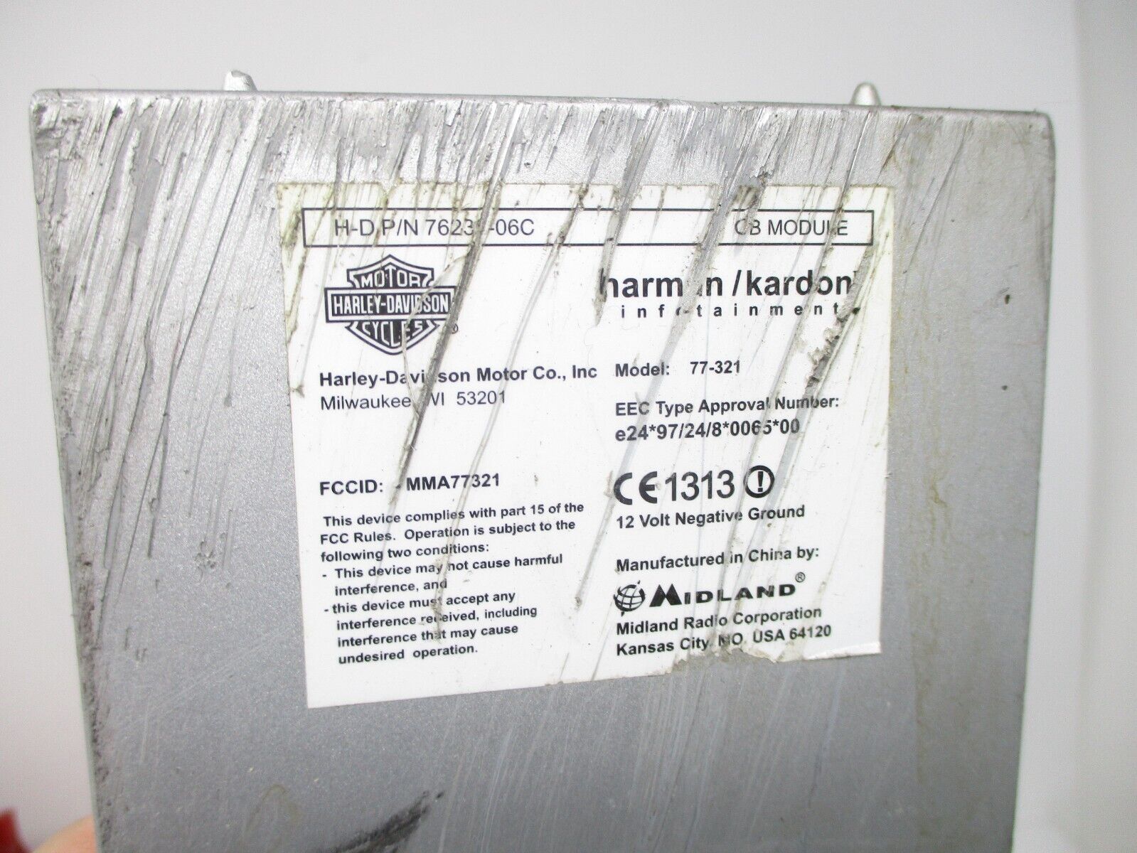 Broken mount 76236-06C Harley CB Radio Module 06-13 Touring Harman Kar ...