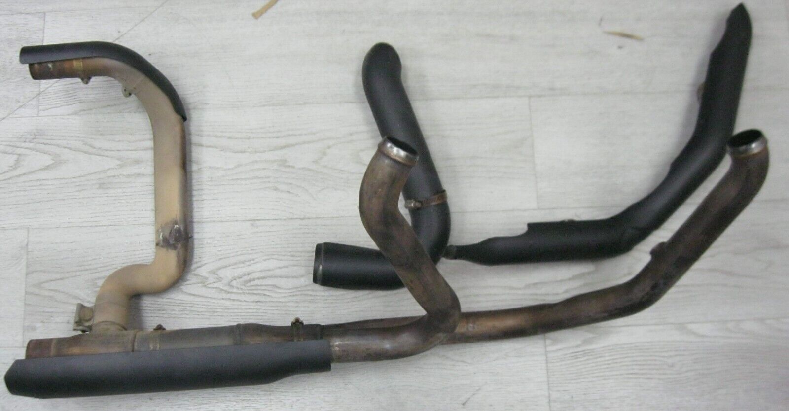 Harley-Davidson OEM 17-22 M8 Exhaust Header c/w Shields & Crossover 65 ...