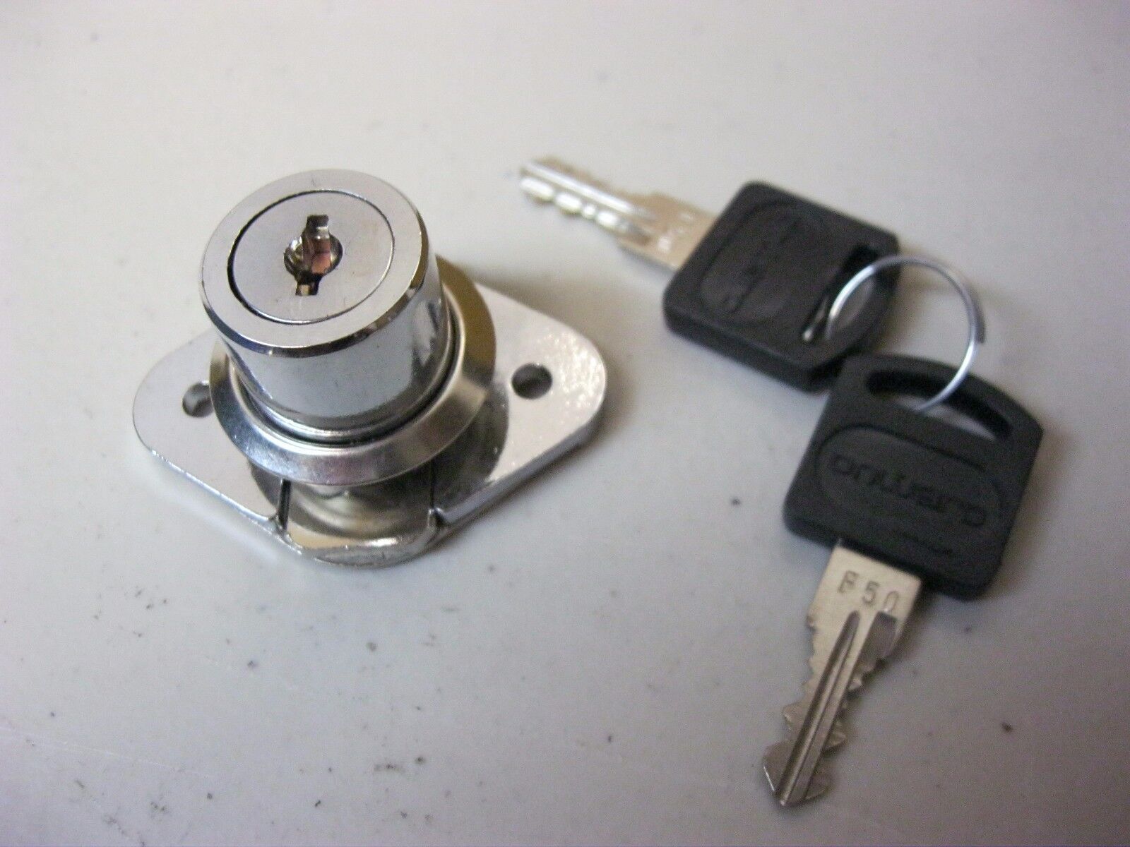 DRAWER LOCK - 190C-R FOR ALL TYPES OF DRAWERS – Precision Frame