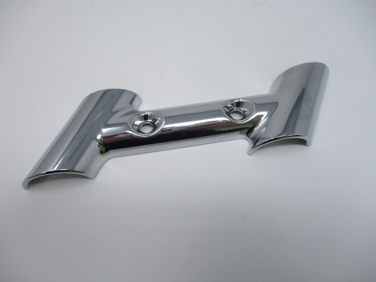 Harley-Davidson OEM Rear Right Outer Clamp for Bag Rails 90946-93A ...