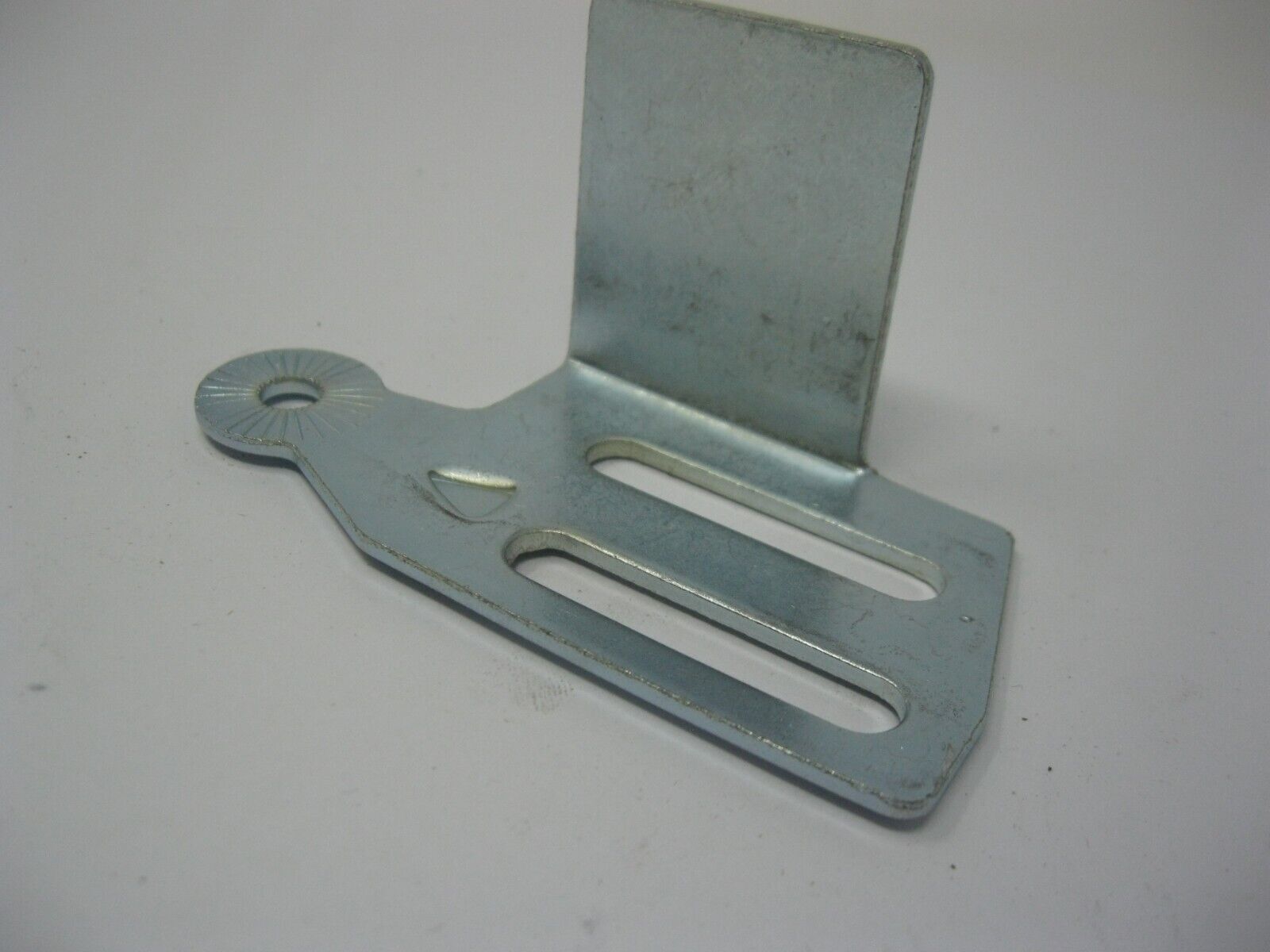 DeWALT OEM Left Bracket 76137100 – Precision Frame